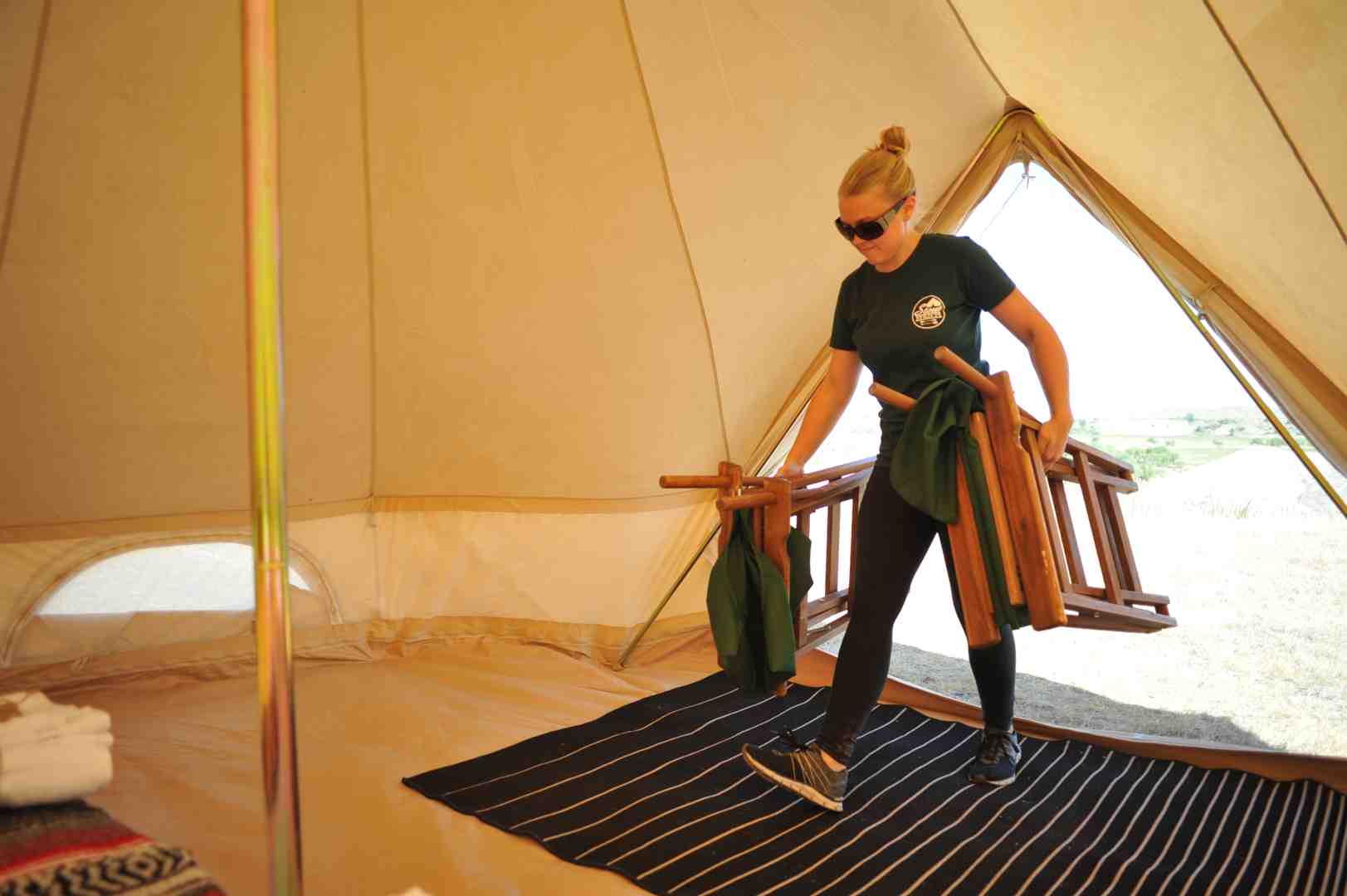 Luxury Camping Gear: Ultimate Guide 2025